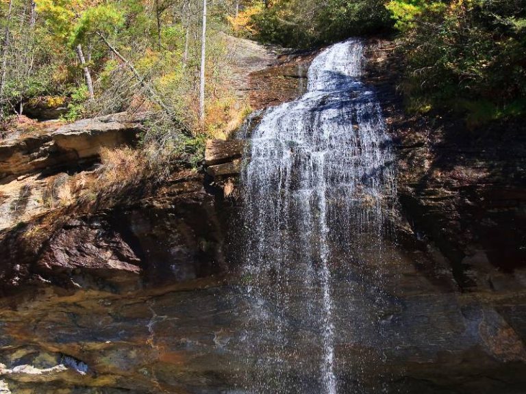 Hike To These Amazing Western North Carolina Waterfalls Near Cashiers