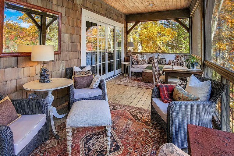 Fern Bank Cottage - Luxury Lakefront Cabins